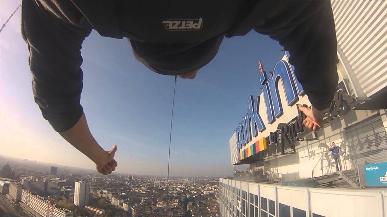 Base Flying Berlin Jochen Schweizer Jump (Alexa) - YouTube