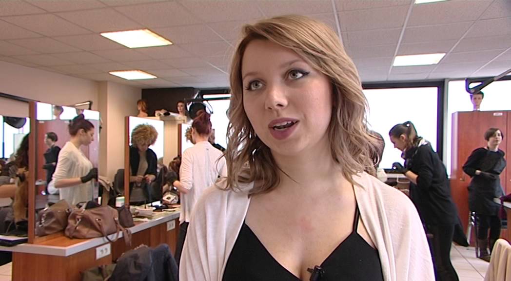 Portrait : Sarah Cardoso, un coup de ciseaux en or - YouTube