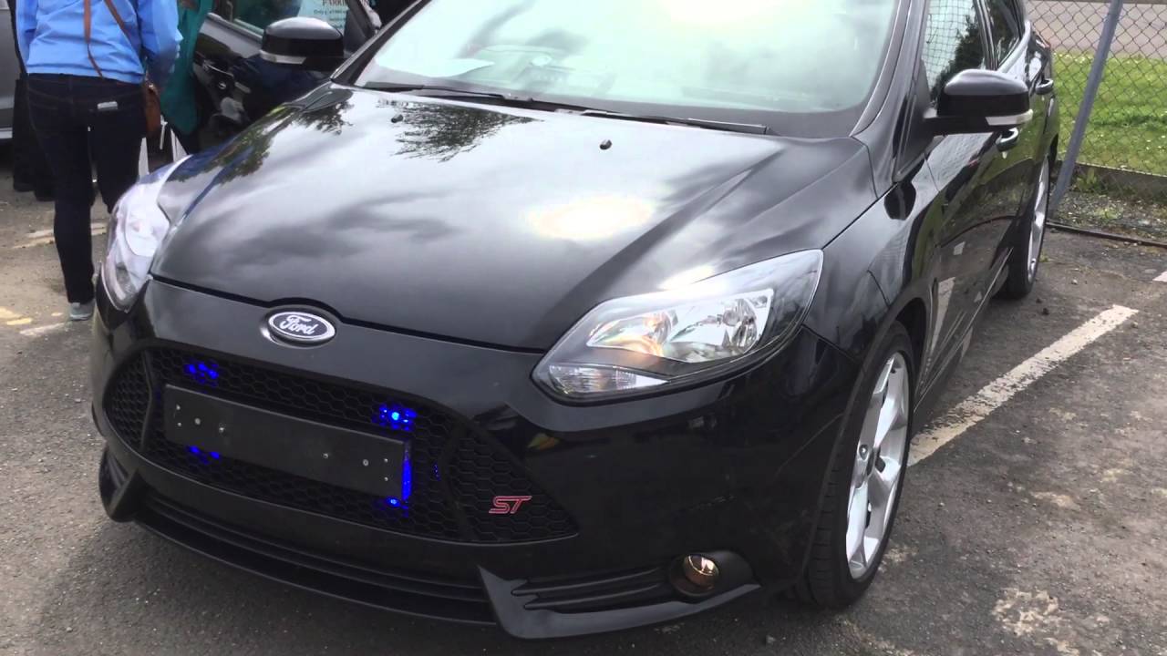 Surrey Police Ford Focus ST - YouTube