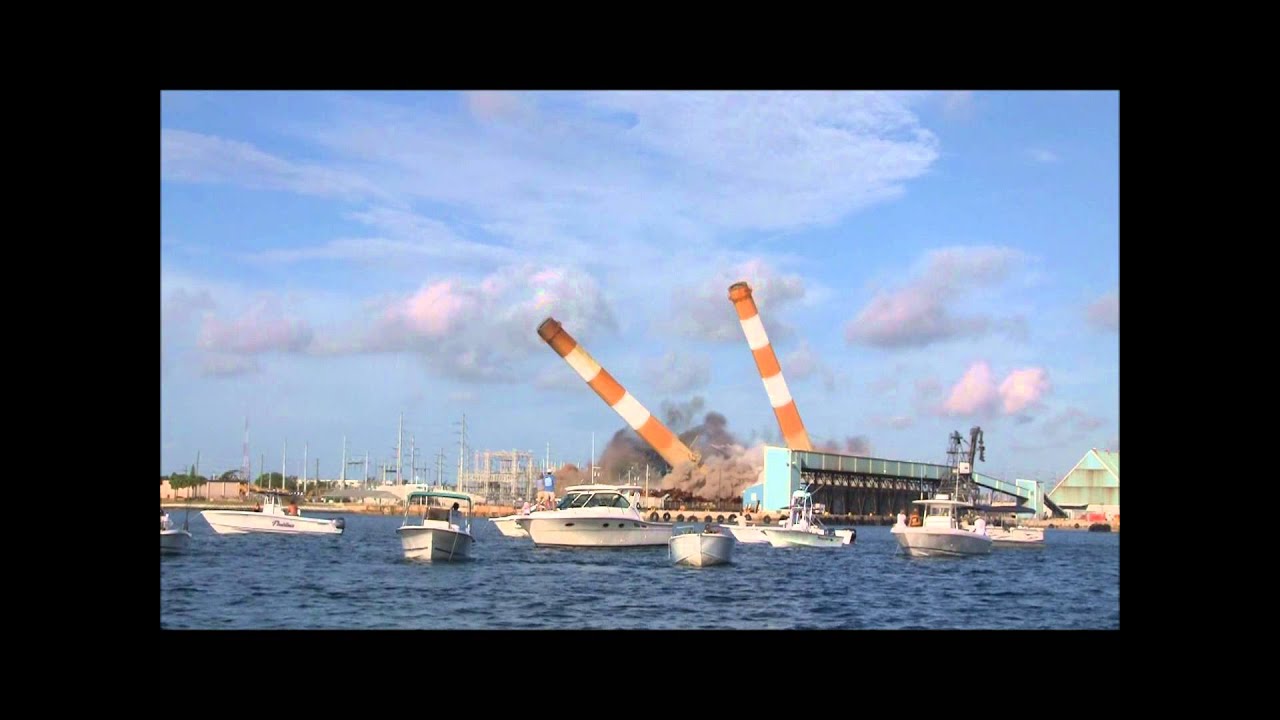 FPL Power Plant Smokestack Explosion Riviera Beach - YouTube