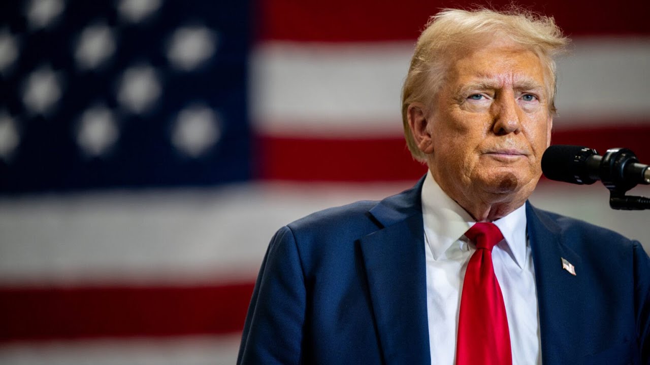 President Donald Trump signs executive order to Enforce News Laws - YouTube