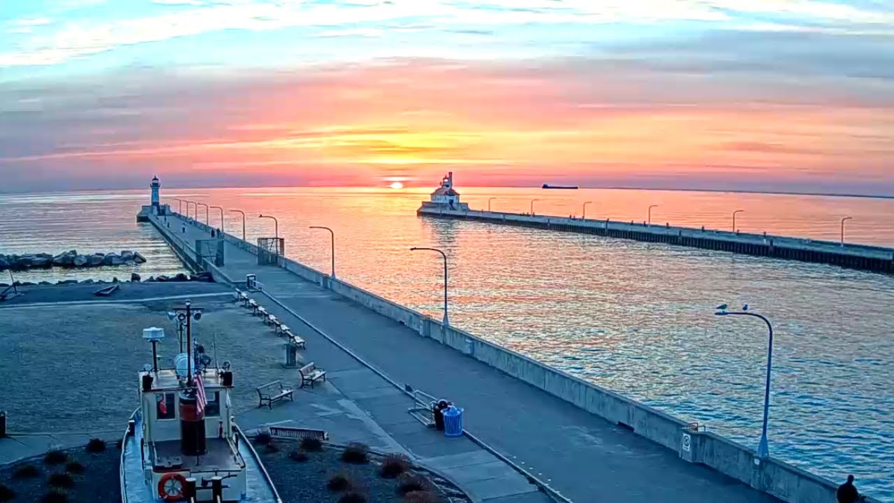 Sunrise Timelapse - Duluth Canal 04/02/2021 - YouTube