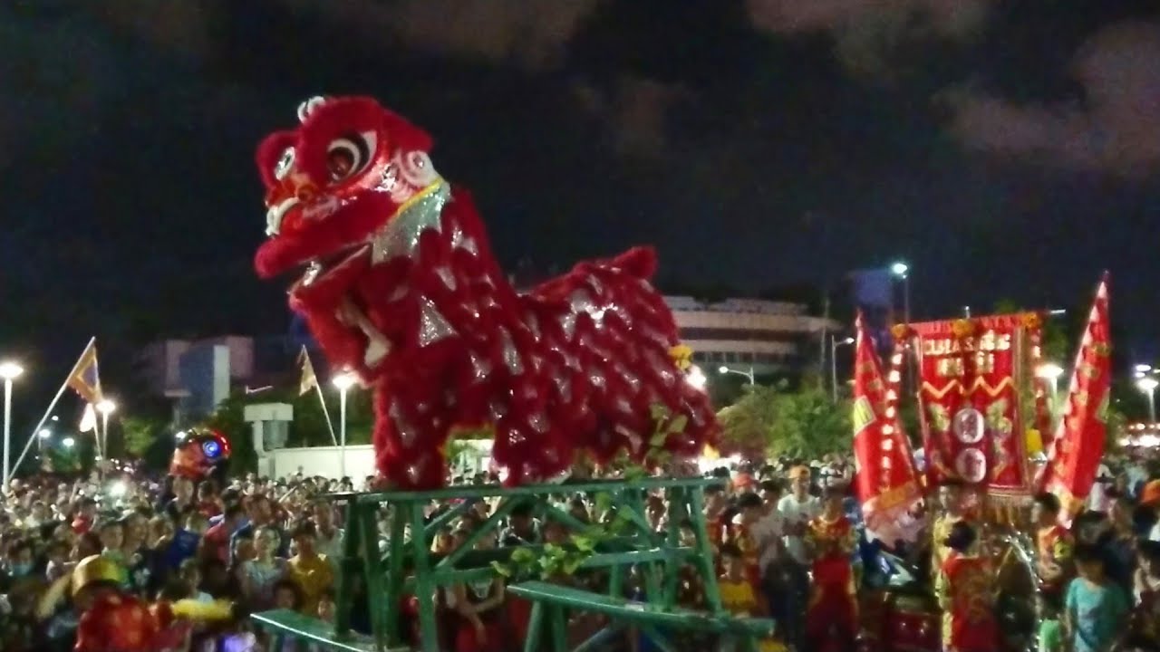 Vietnamese Lion Dance 越南舞獅 - YouTube