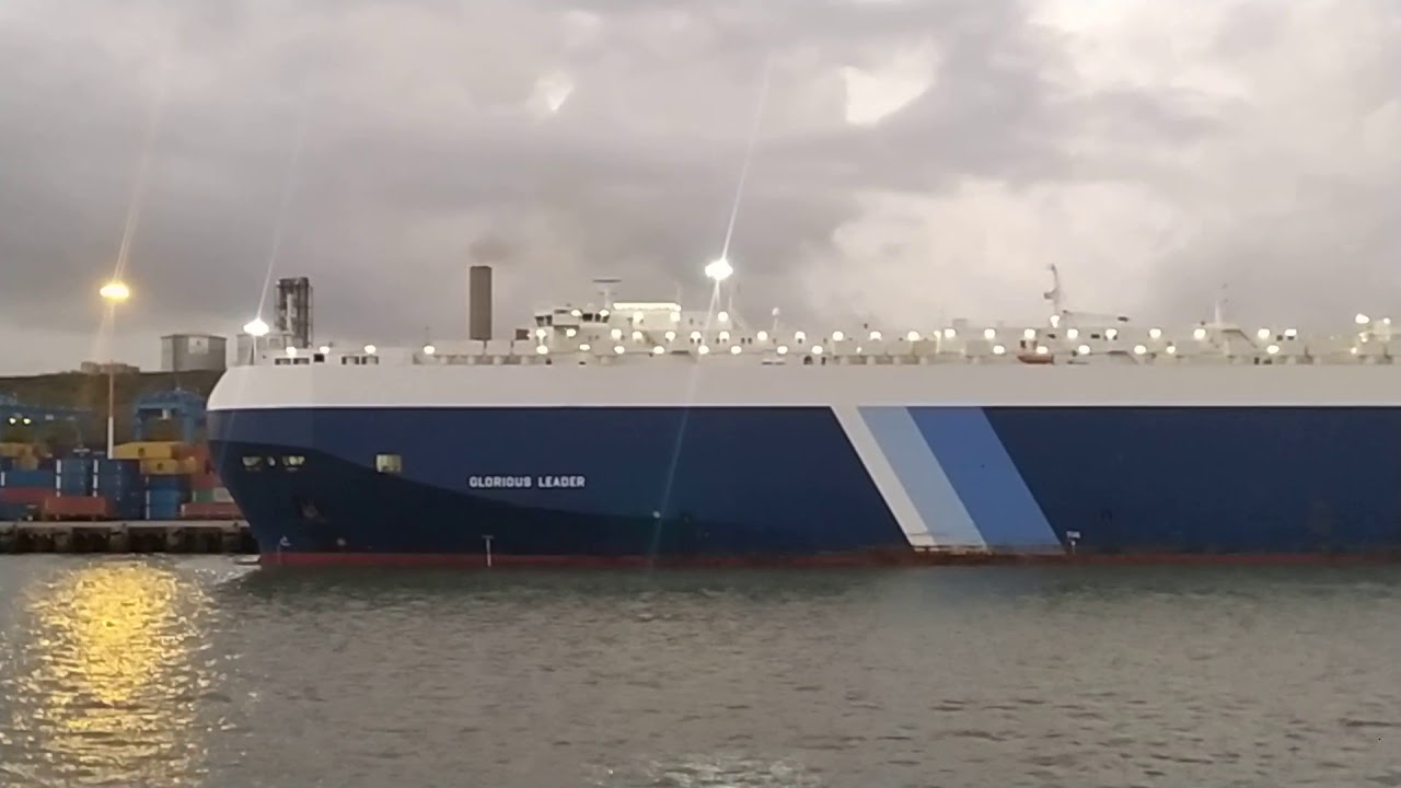 Vehicle Carrier Glorious Leader -NYK at Mombasa Port - YouTube