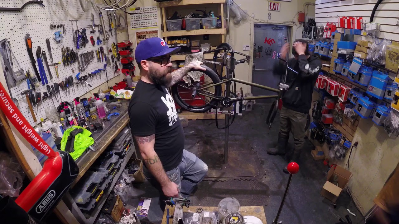 Fiend BMX Canadian rider Matt Comeau’s new build - YouTube