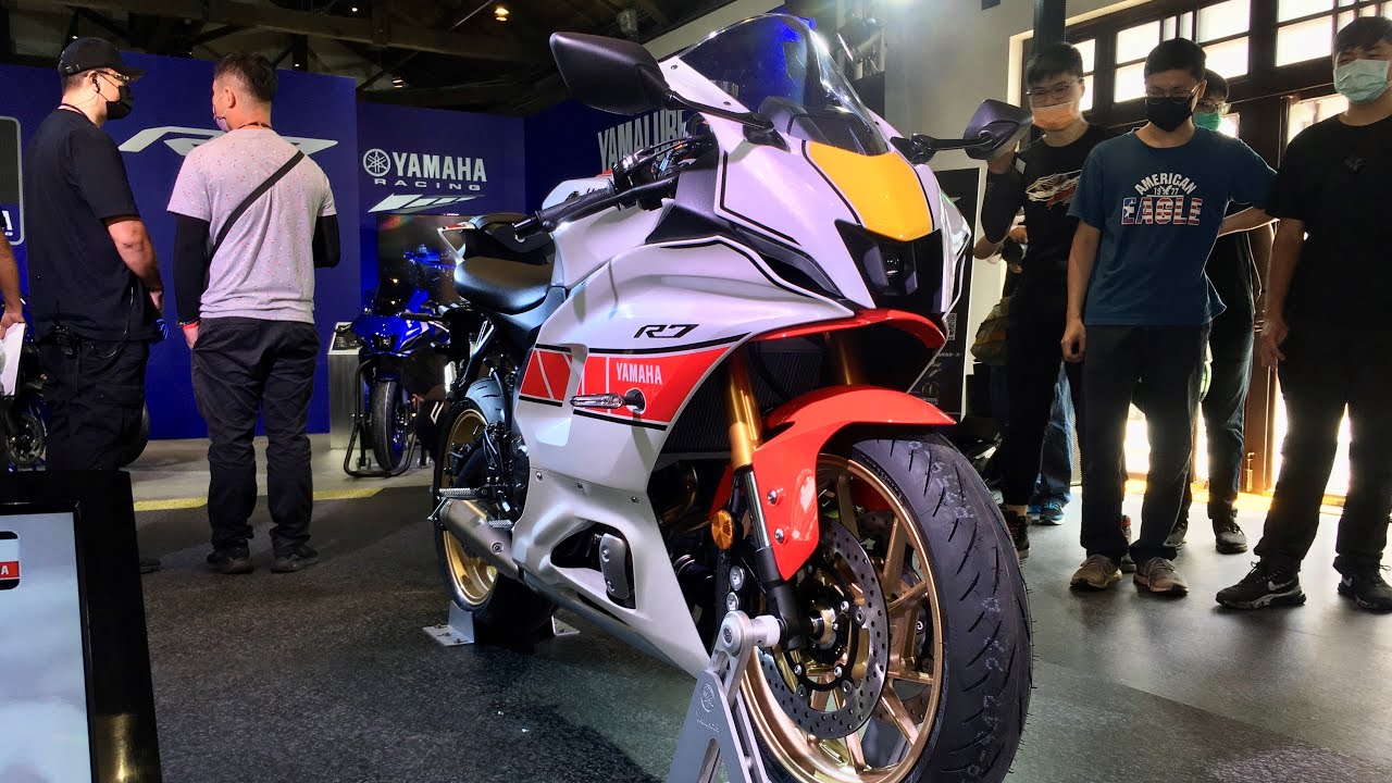 2022 Yamaha YZF-R7 World GP 60th Anniversary Edition Walkaround - YouTube