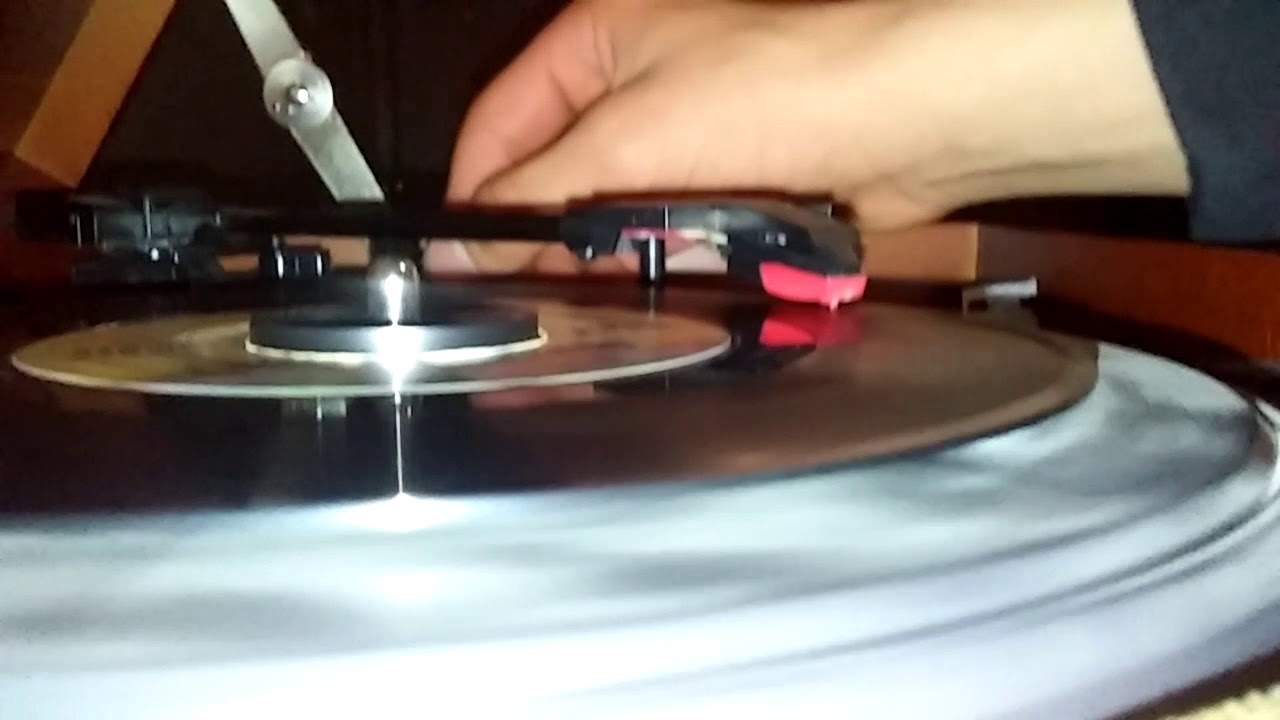 How to make sure your record player is at the right speed - YouTube