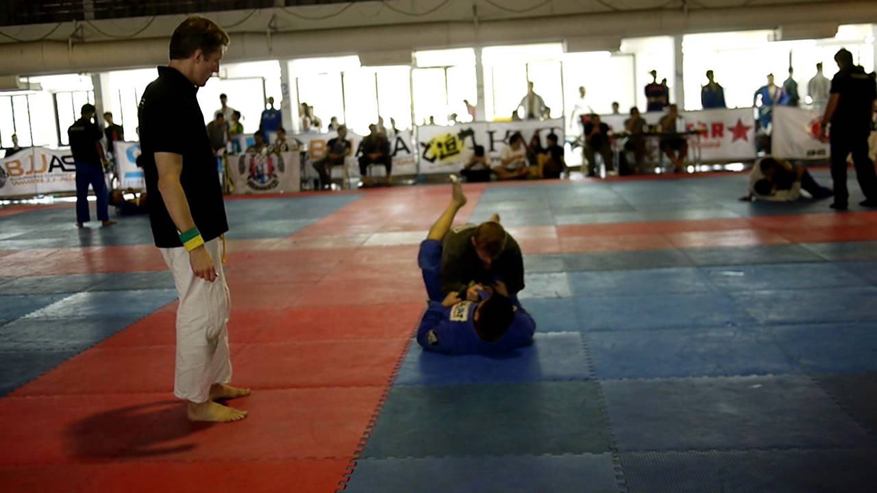 2011 BJJ Thailand Open white Master Absolute : Masa Miyoshi VS Gary ...