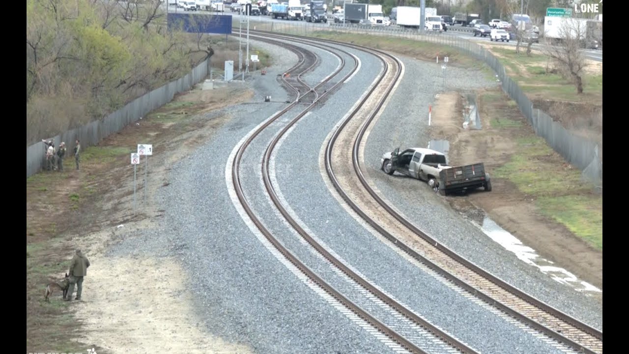 RIVERSIDE | Stolen Trailer Pursuit Ends On Railroad Tracks - YouTube