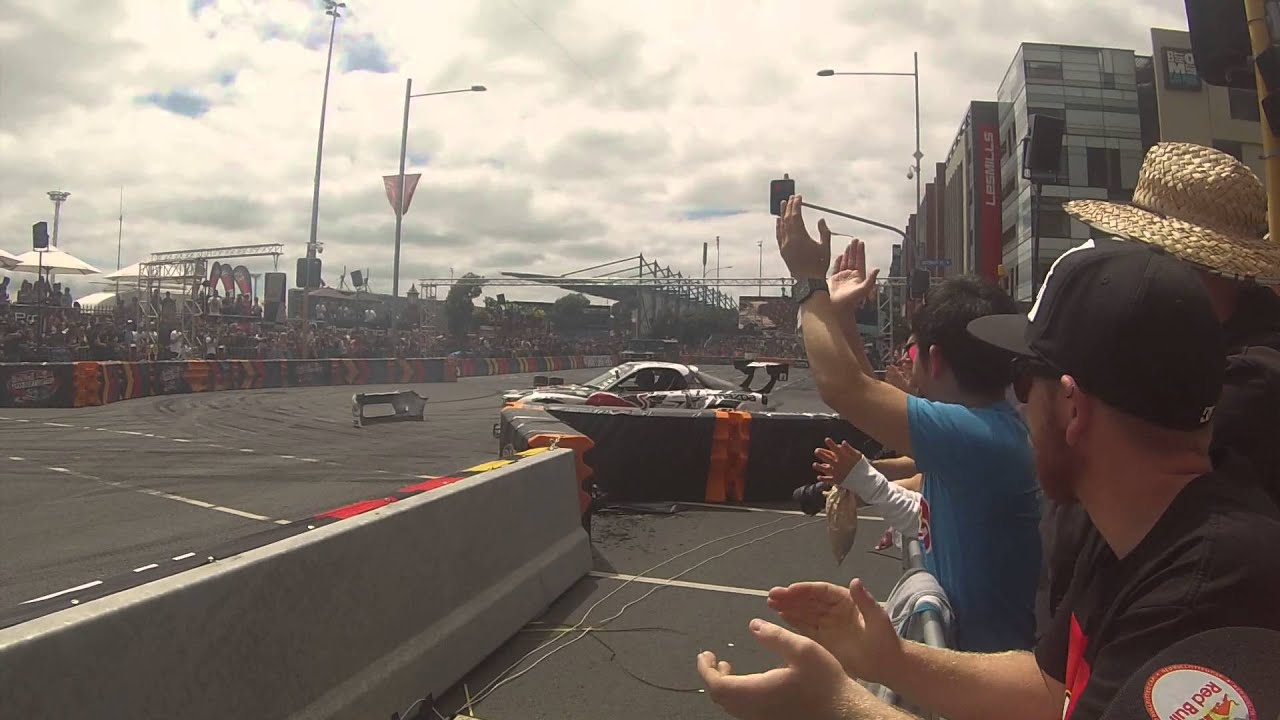 Redbull DriftShifters 2014 Mad Mike Crash - YouTube