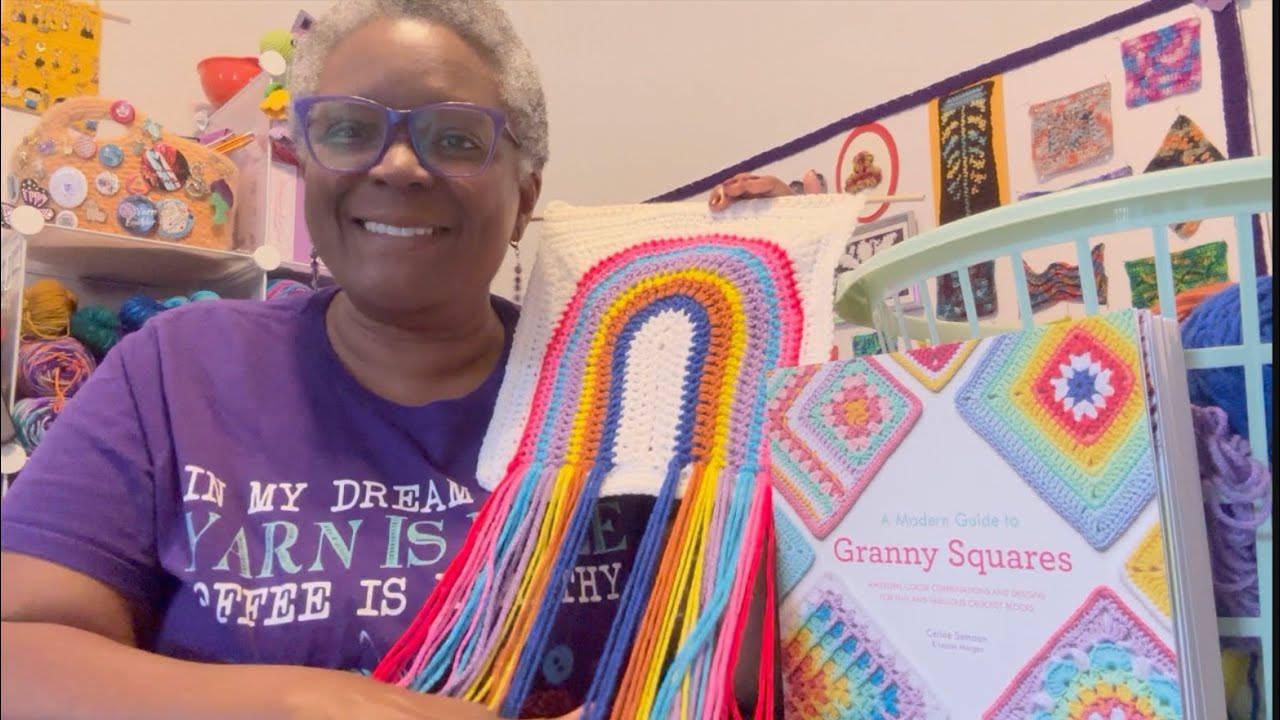 😃💜🧶 Finished Object! from my granny square book! - YouTube