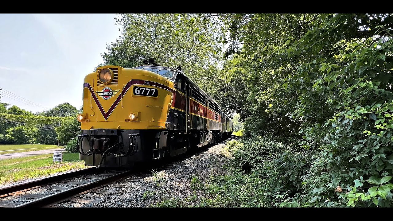 CVSR train 12. - YouTube