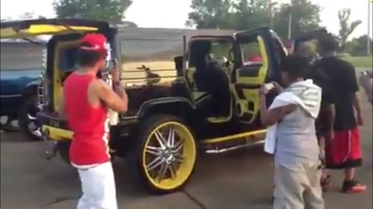 Hummer on 32's - YouTube