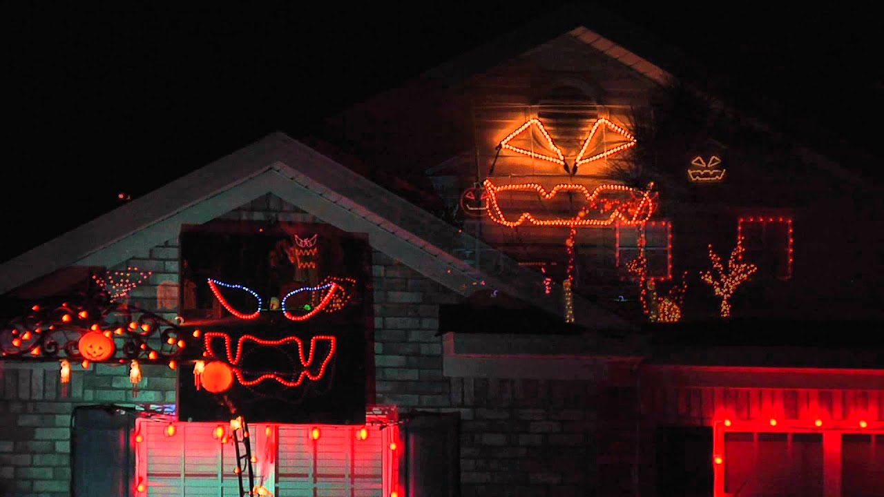 Light O Rama Thriller with Monster Tree/4 Animated Faces - YouTube