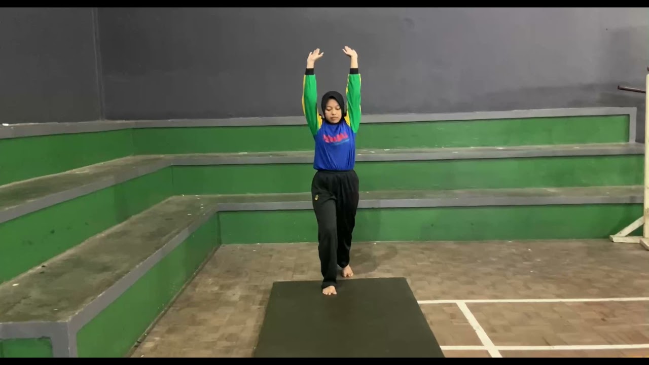 Cara Melakukan Gerakan Baling-Baling (Meroda) Pada Senam Lantai ...