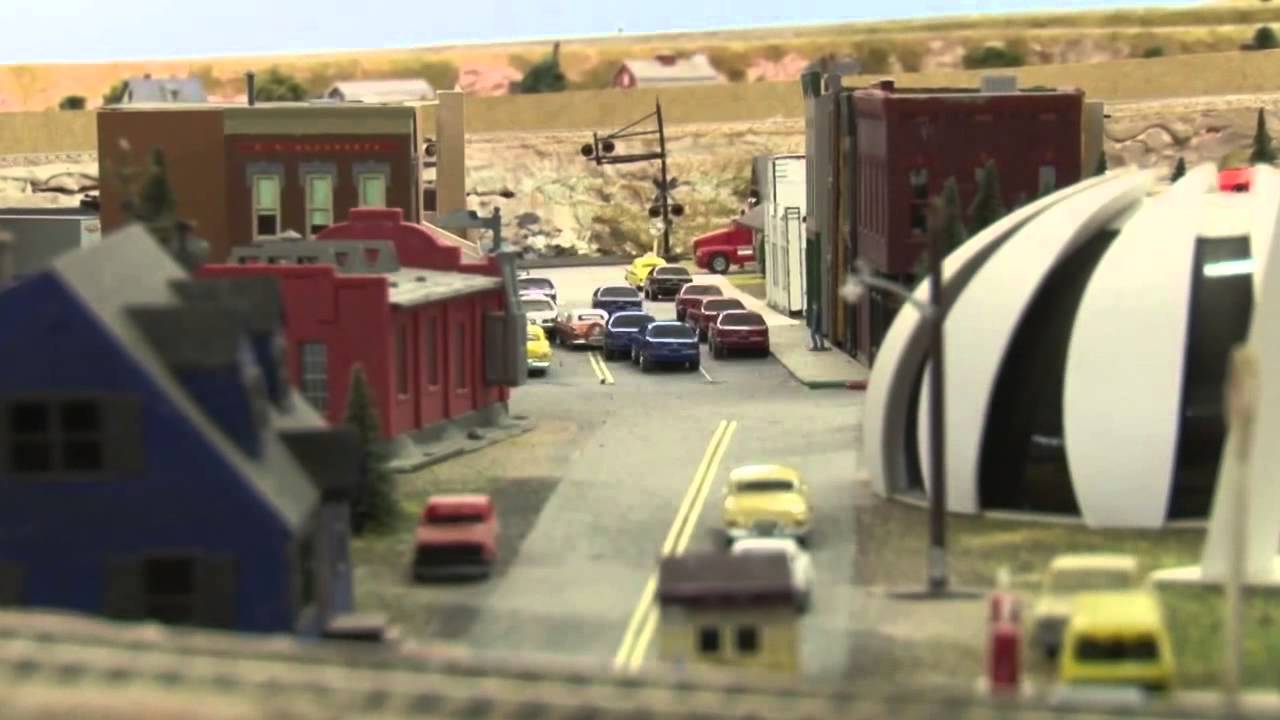 Model Train Hobbyists Make Replica of Casper WY - YouTube