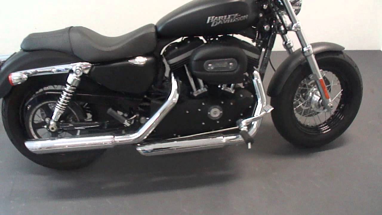 Bij Ten Kate Motoren Harley Davidson 1200 Custom Limited - YouTube
