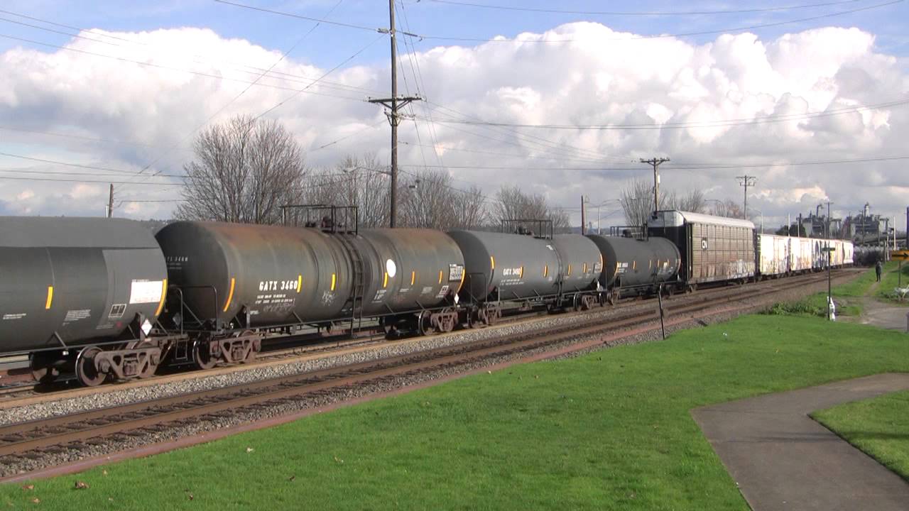 UP 8896 Leads A Mixed Freight FIHK @ Old Town Tacoma, WA w Canon HF11 ...