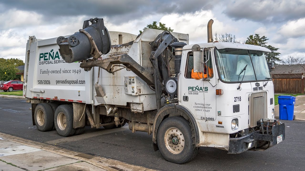 Autocar Xpeditor WX64 - Heil DuraPack 7000 Garbage Truck - YouTube