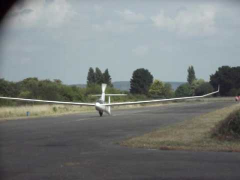 Motor Glider using the old LEC airfield at Bognor Regis. - YouTube