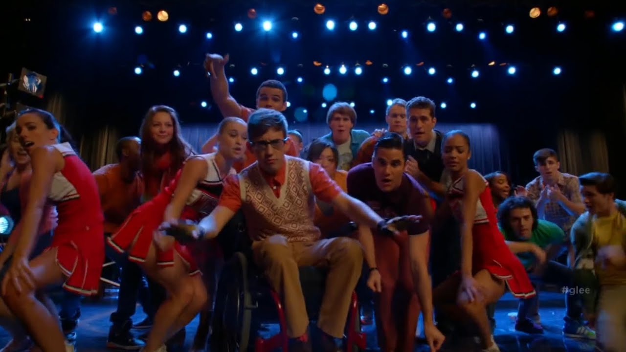 GLEE - Blurred Lines (Full Performance) HD - YouTube