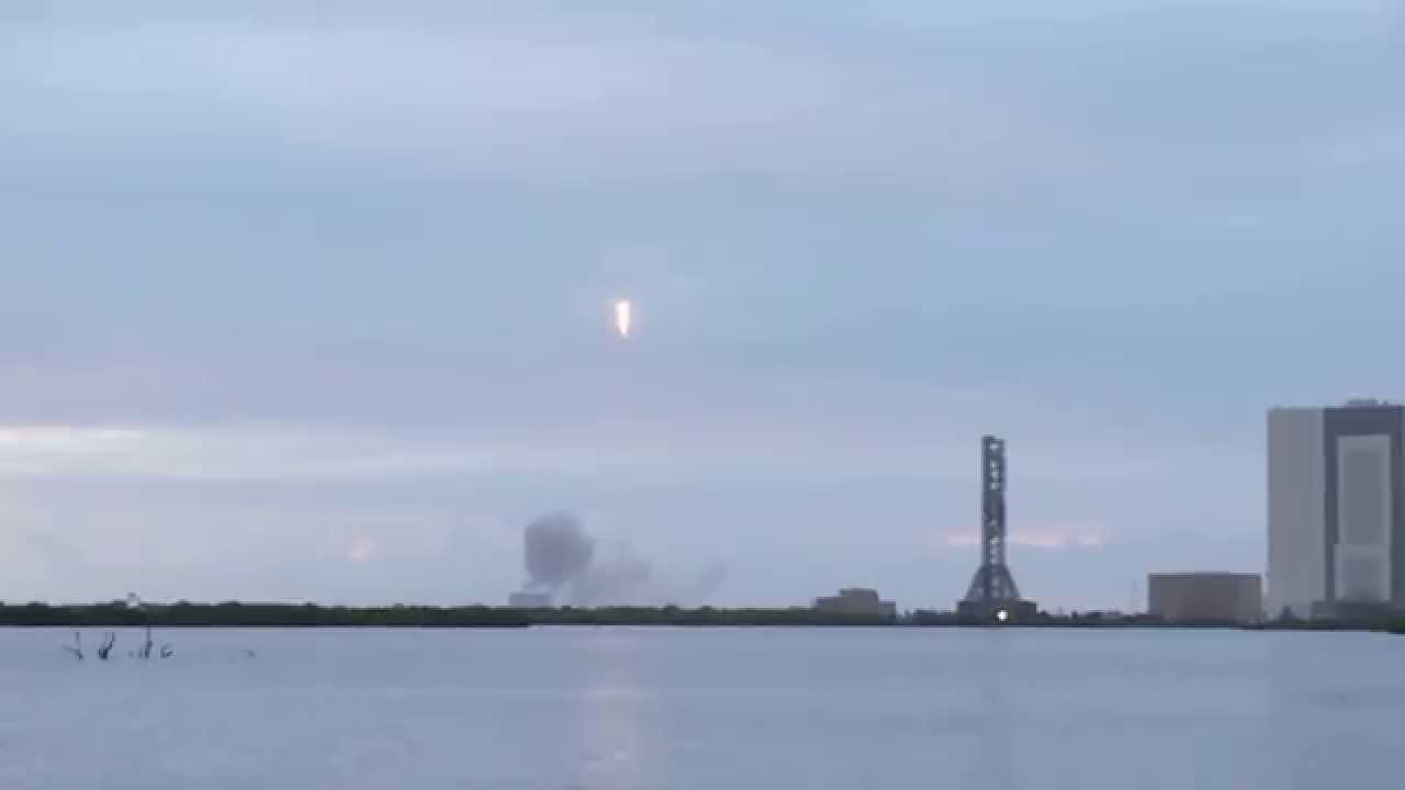 Orion EFT-1 Launch from Saturn V Center (Kennedy Space Center) - YouTube