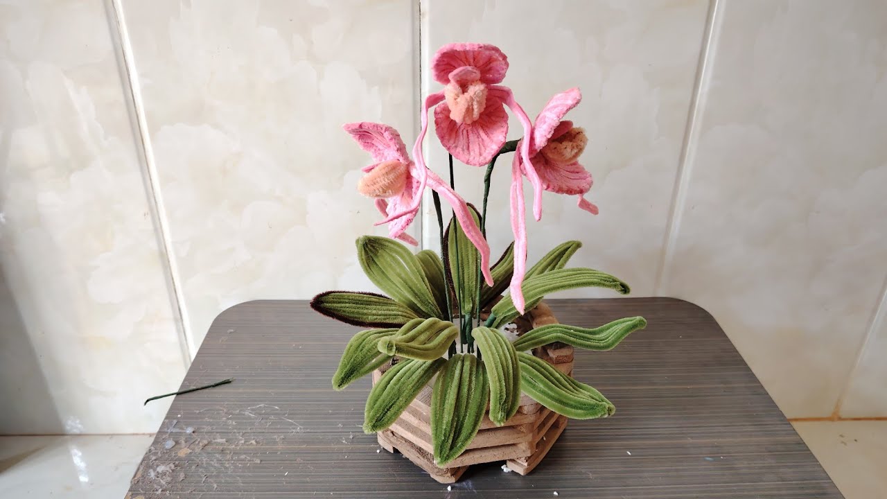 Make a beautiful Sliper Orchids by Pipe Cleaners Tutorial Part 1# ...
