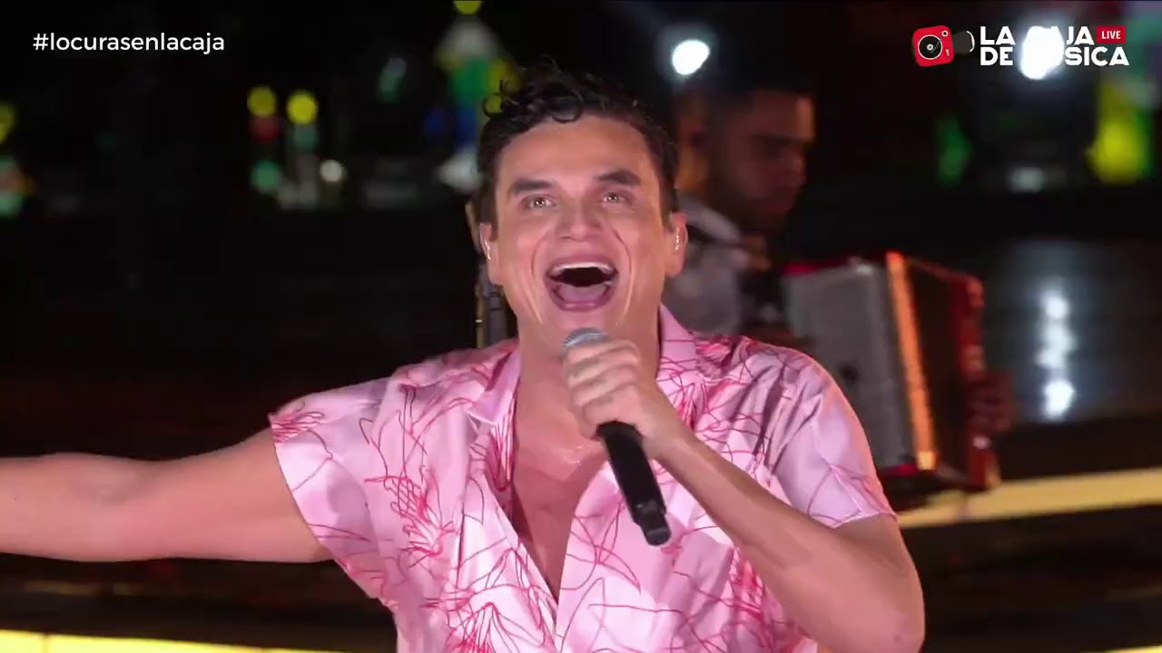 Silvestre Dangond - La Gringa (En Vivo) l Lanzamiento Las Locuras Mías ...