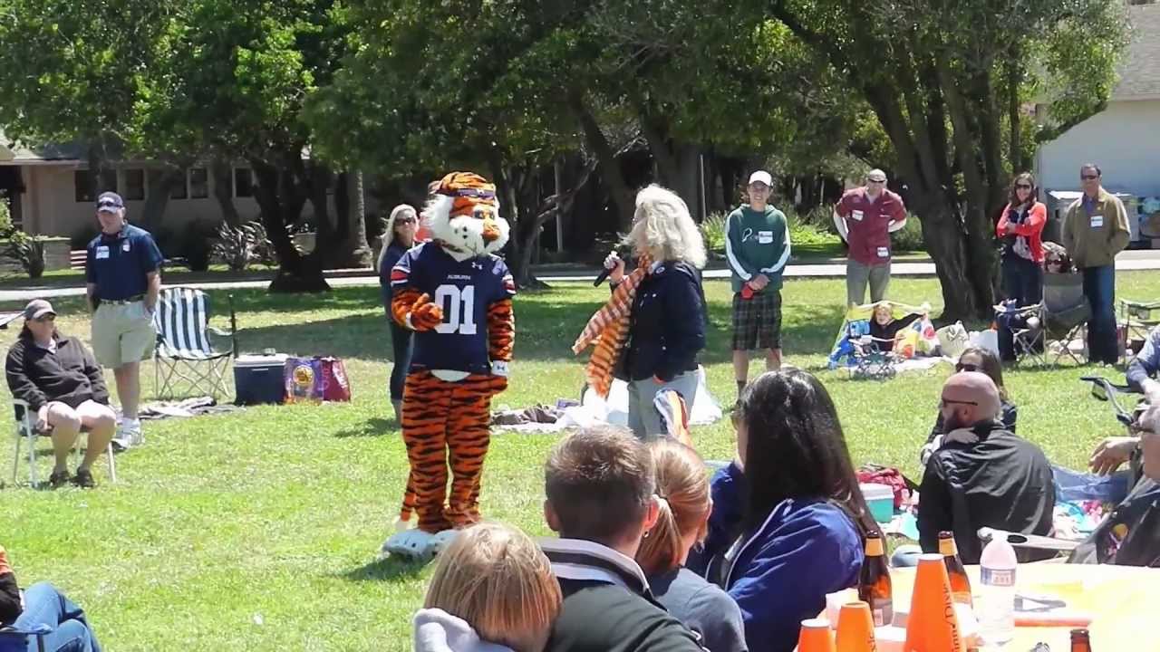 Aubie visits the Northern California Auburn Tigers - YouTube