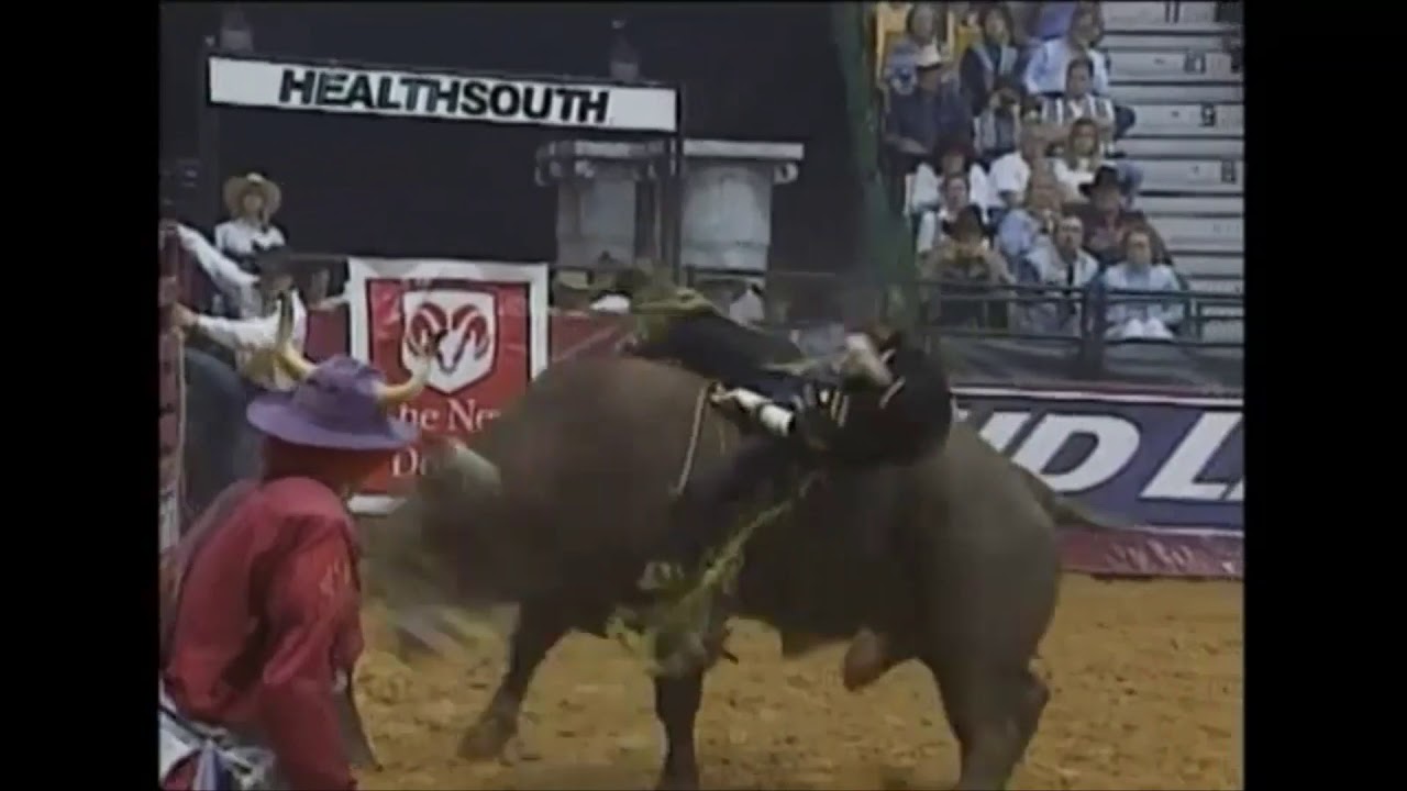 Red Wolf bucks Clint Branger - 99 PBR Tampa - YouTube
