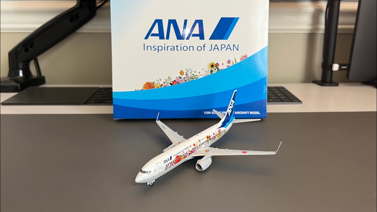 JC Wings 1:200 Boeing 737-800 ANA Flower Jet Livery Unboxing - YouTube