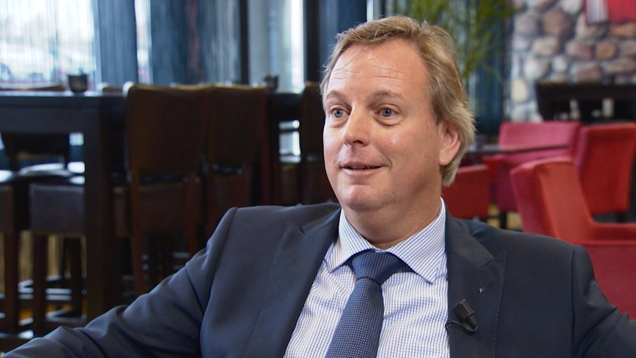 Erik Velderman: "Hard werken aan het bedrijf FC Twente" - YouTube