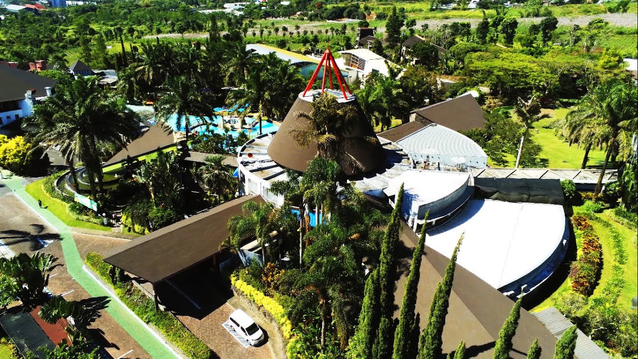 Hotel Dengan Fasiltas Terbanyak di Batu Malang, Ada Bowling | Full Tour ...