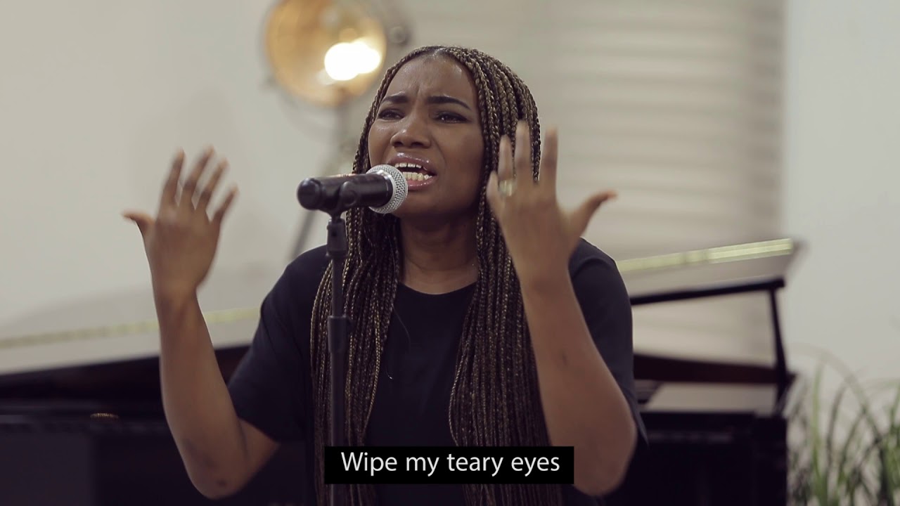 Spontaneous session at TY Bello's feat. Queen Bolaji and George - MY ...