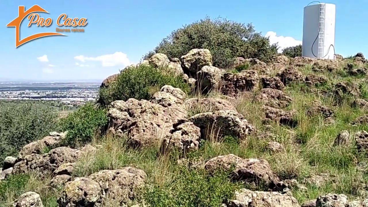 Grandes áreas verdes en Pedregales del Bosque... - YouTube