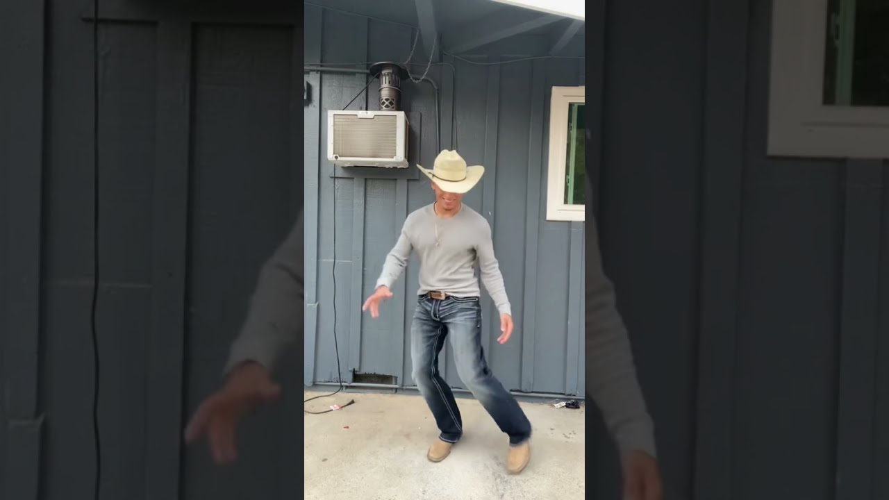 Cow Boy bailando cumbia Wepa - YouTube