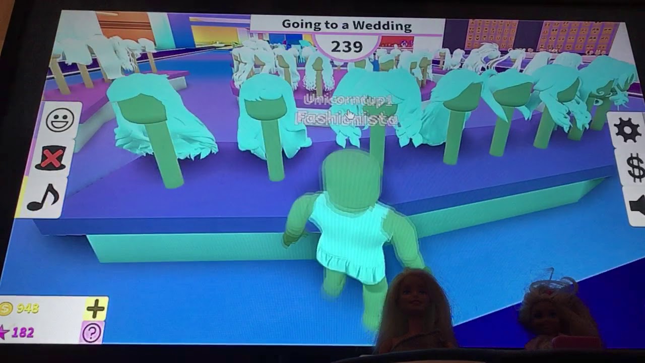 Barbie and Chelsea play Roblox - YouTube