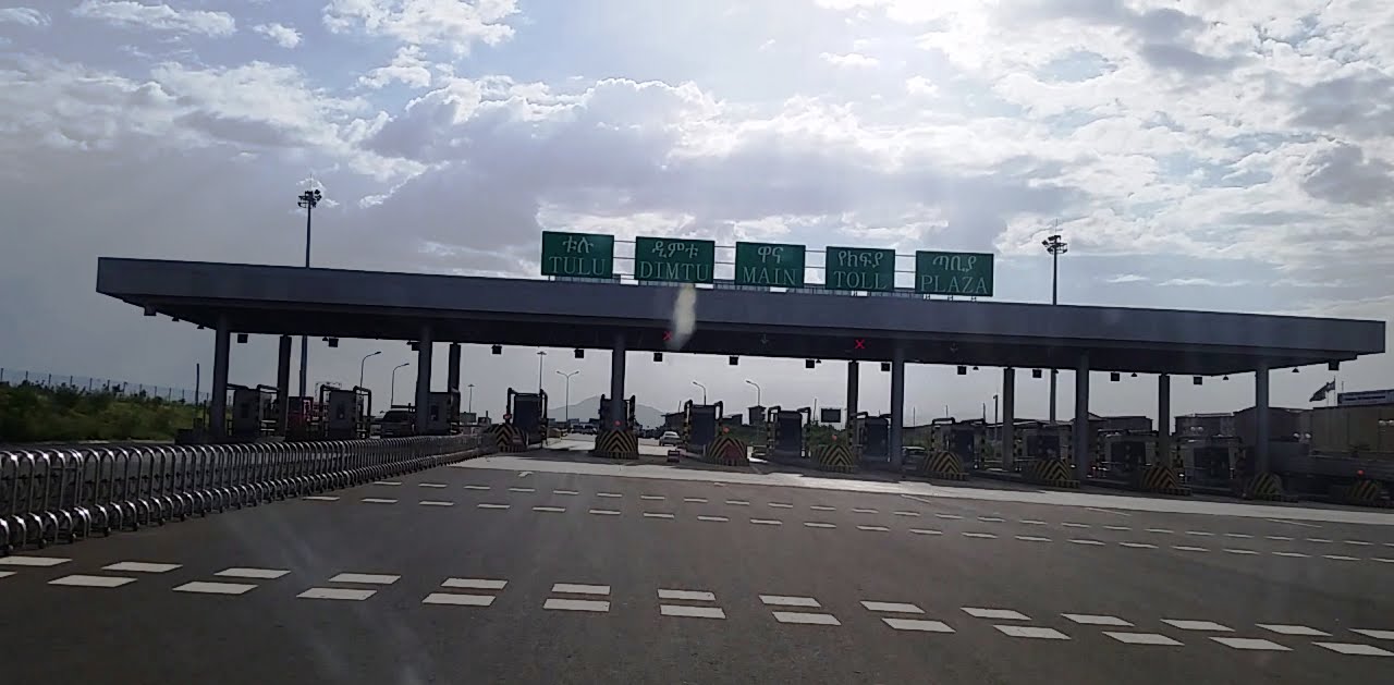 Addis - Adama expressway Ethiopia - YouTube