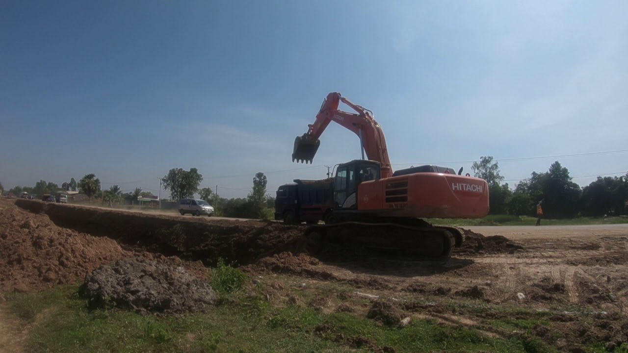 Excavator Hitachi 330Lc So Slow Working - YouTube