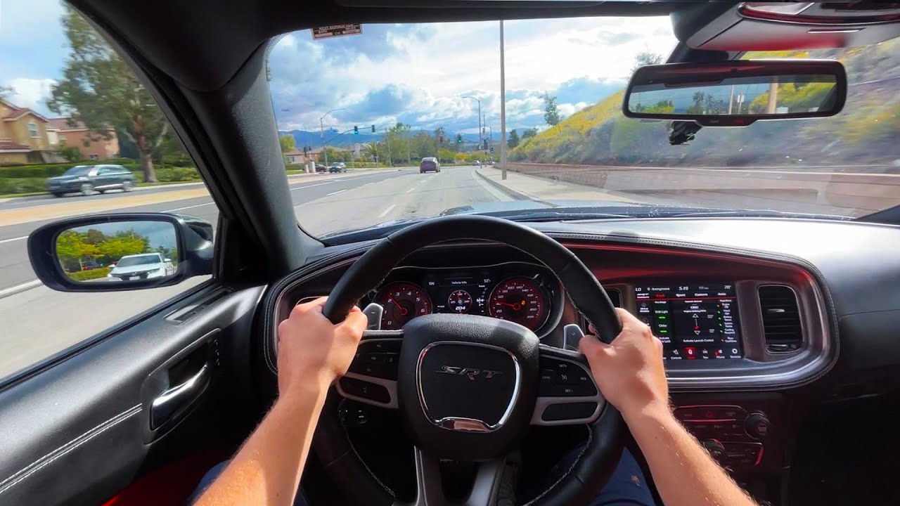 DRIVING MY HELLCAT REDEYE IN THE RAIN POV 🌧️ - YouTube