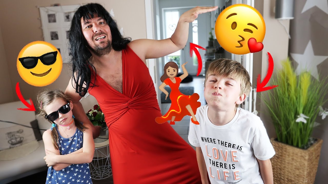 30 EMOJIS in REAL LIFE 😂💃🏻 Lulu & Leon - Family and Fun - YouTube