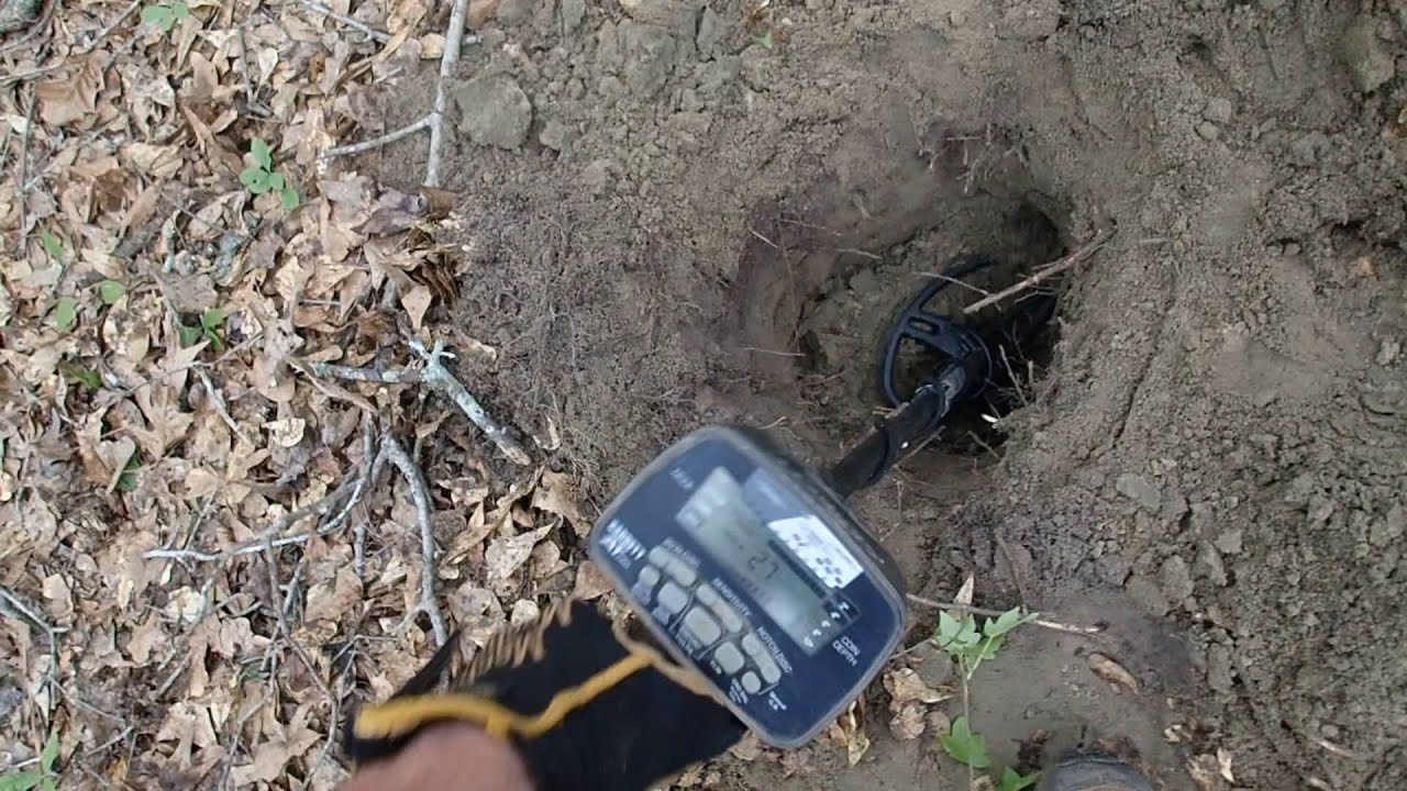 Eyeballing Silver and Digging Deep! | Nugget Noggin - YouTube