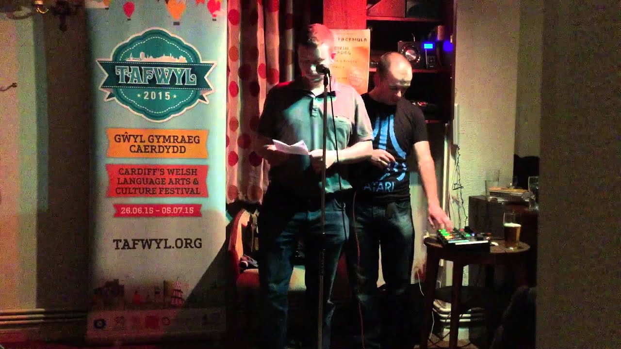 Rhys Iorwerth a Mr Phormula - Merch yr hesg - YouTube