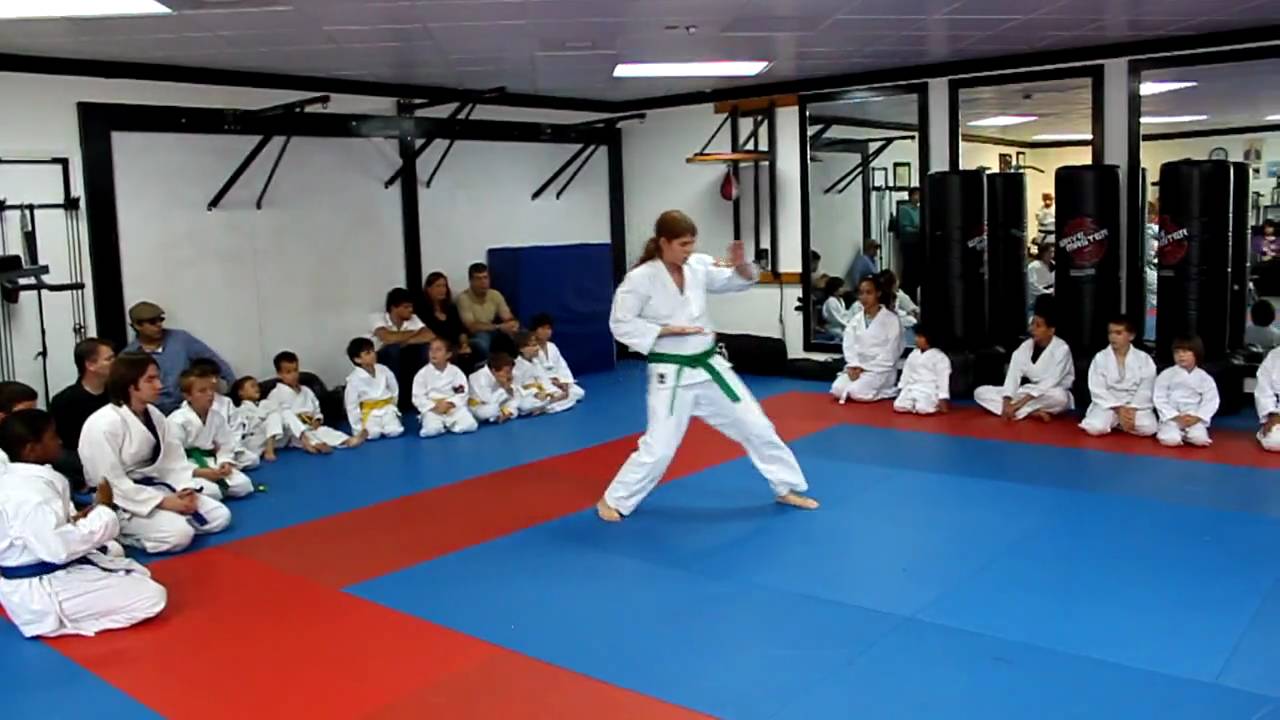 EMPISHO KATA Shuri Goju Ryu Belt Test 4-18-10 - YouTube