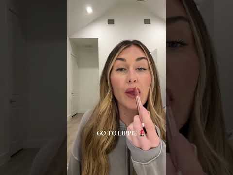 My go to everyday lip! Liner: naked 2 by urban decay Lipgloss: Tarte lip plump: primrose 💄💋