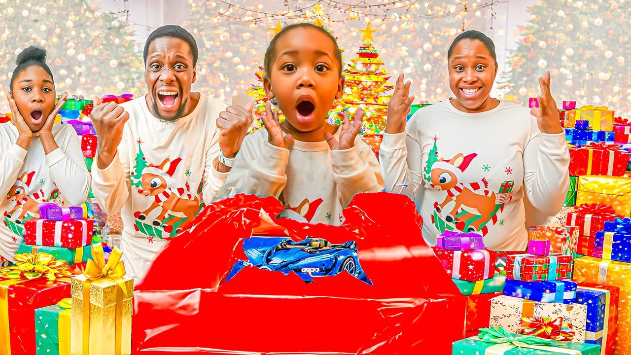 UNBOXING THE BEST CHRISTMAS PRESENTS EVER!! - YouTube