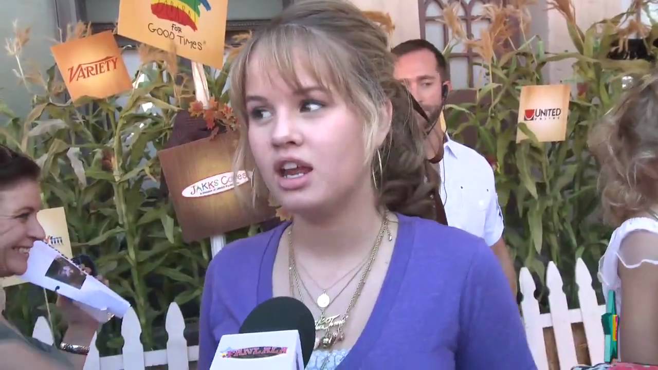 Debby Ryan's Ronald McDonald House Experience - YouTube