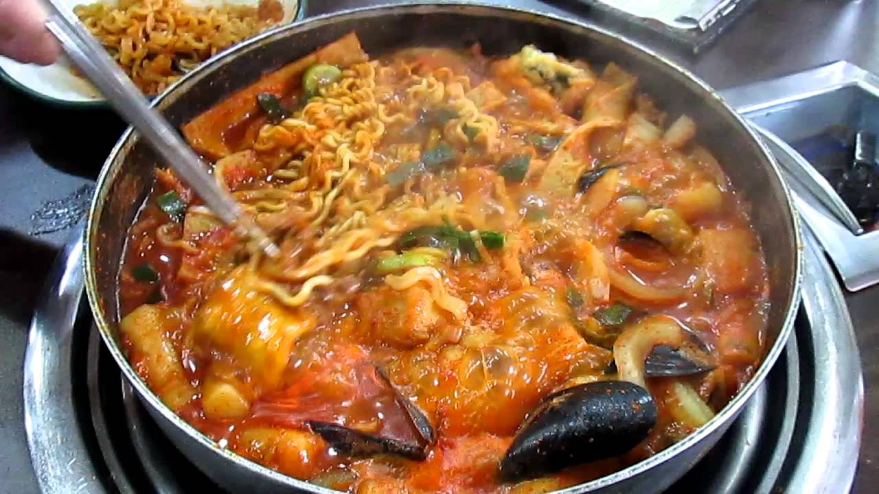 Seafood Rabbokki at Mukshidonna - YouTube