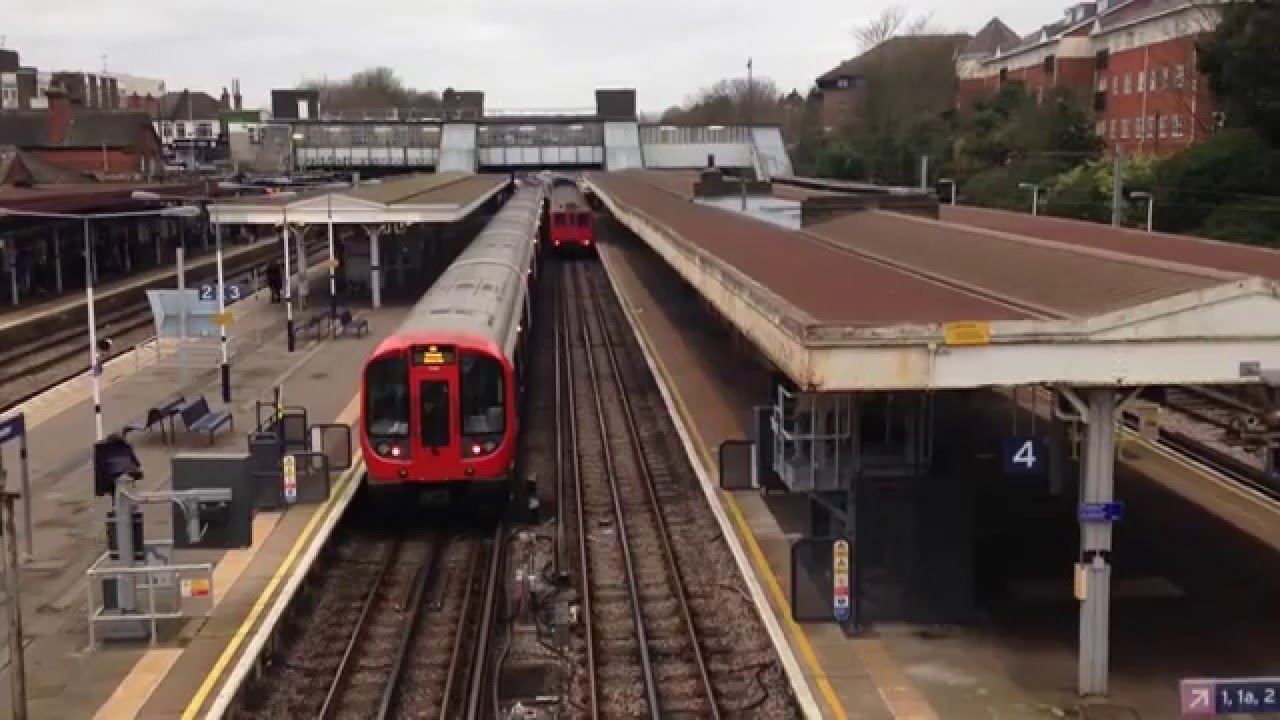 District Line Underground Trains at Upminster Station - YouTube