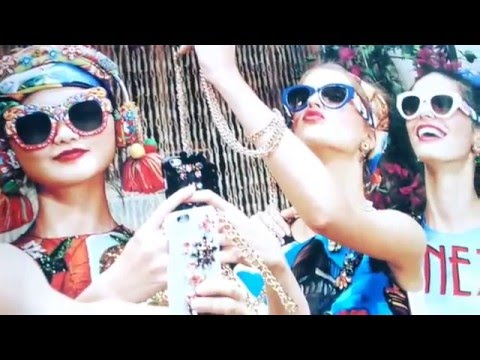 Chewing Gum ASMR/Mukbang Eating Sounds {Vogue}